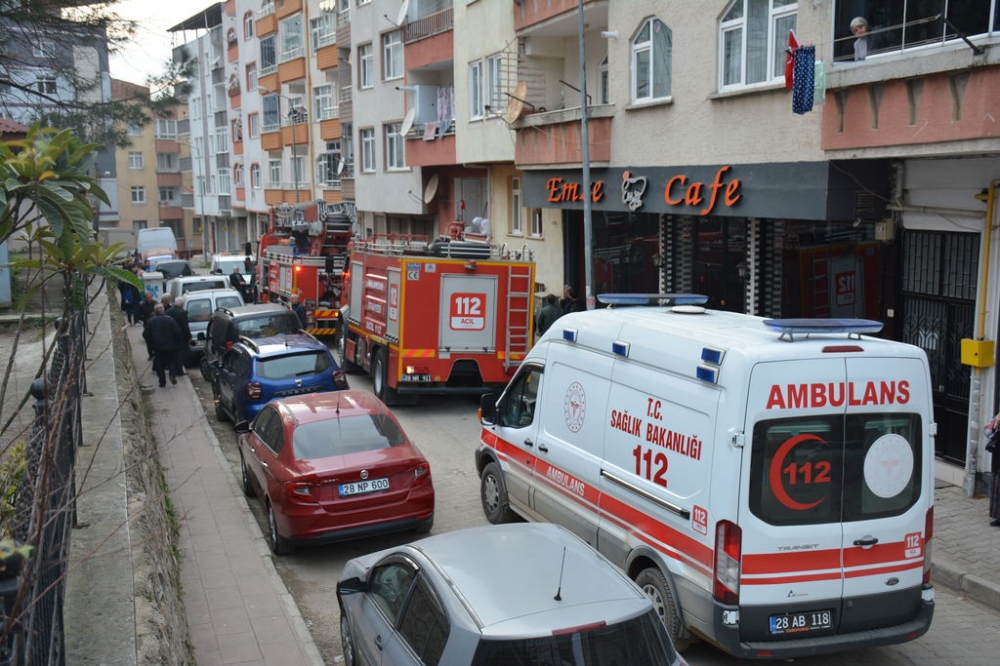 Giresun'da çıkan ev yangınında bir kişi öldü - Haber Ekspres- İzmir ... Giresun'da çıkan ev yangınında bir kişi öldü - Haber Ekspres- İzmir ...